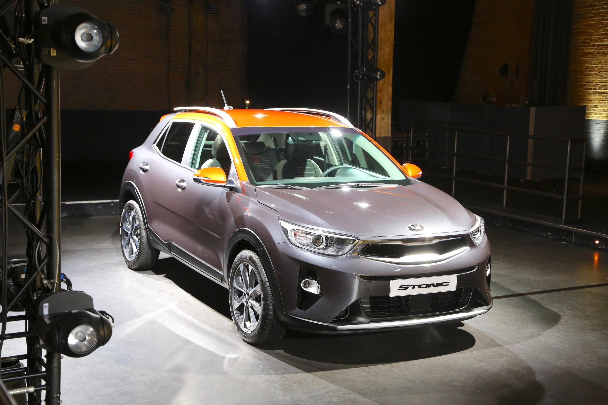 First look: Kia Stonic (video) | Company Car Reviews