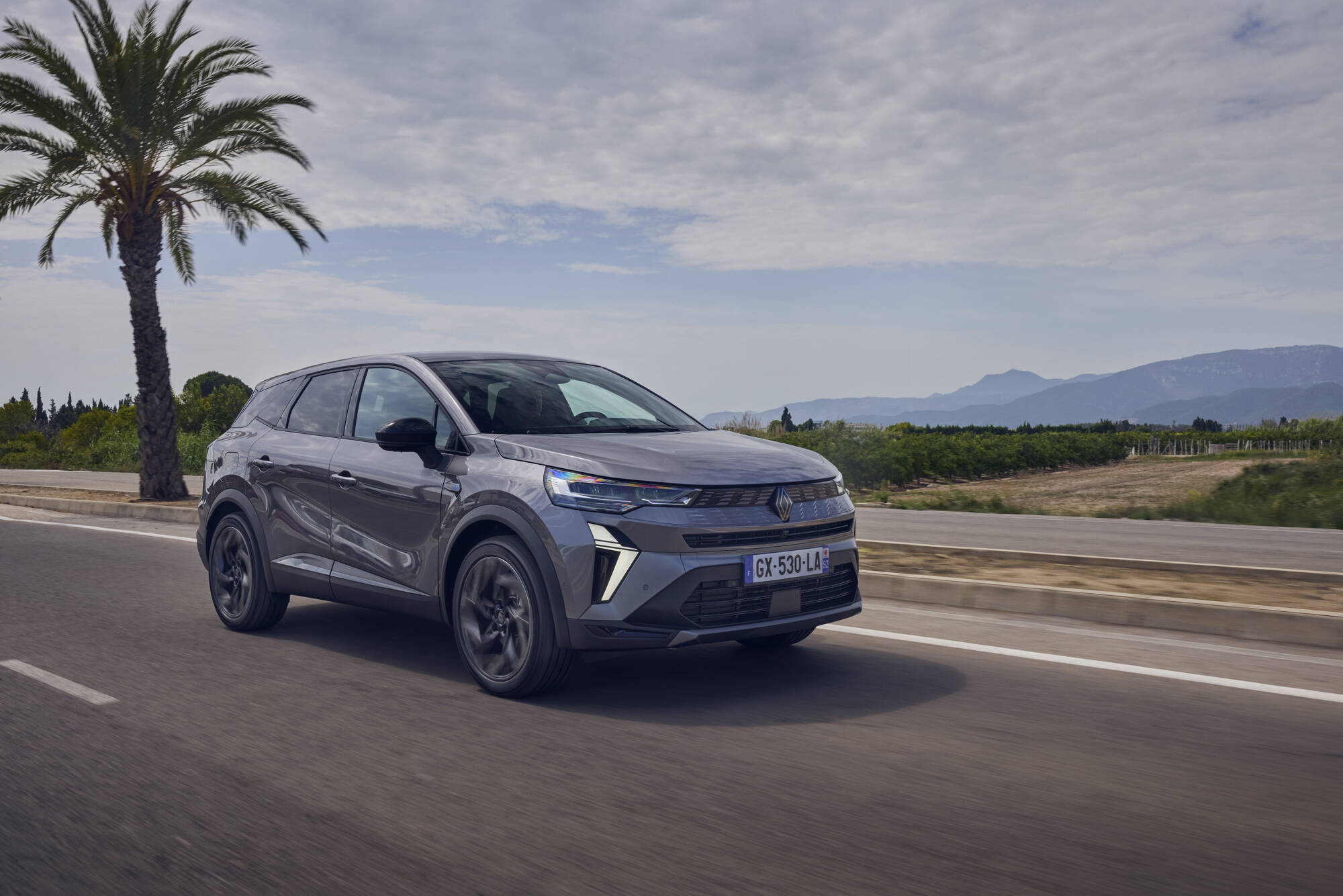 One Nexus Group and Renault UK launch courtesy vehicle programme | Renault