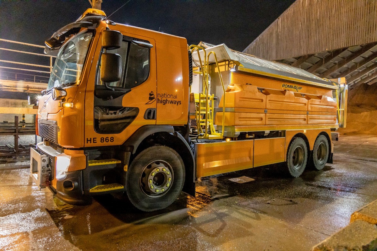 500-plus gritters ready to roll as severe weather warnings issued ...