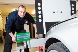 Windscreen companies welcome ADAS advice from Thatcham | Fleet News