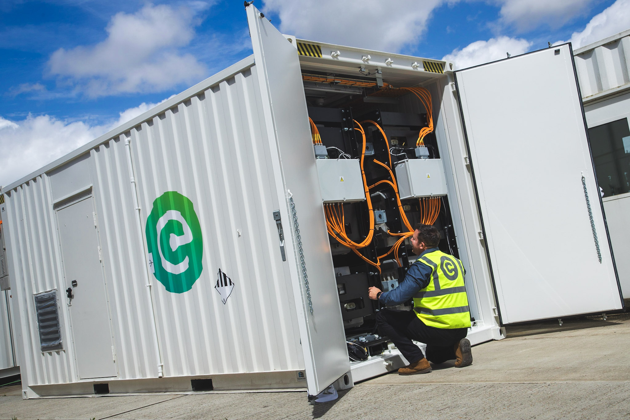 Connected Energy works with Nissan to boost EV battery sustainability ...