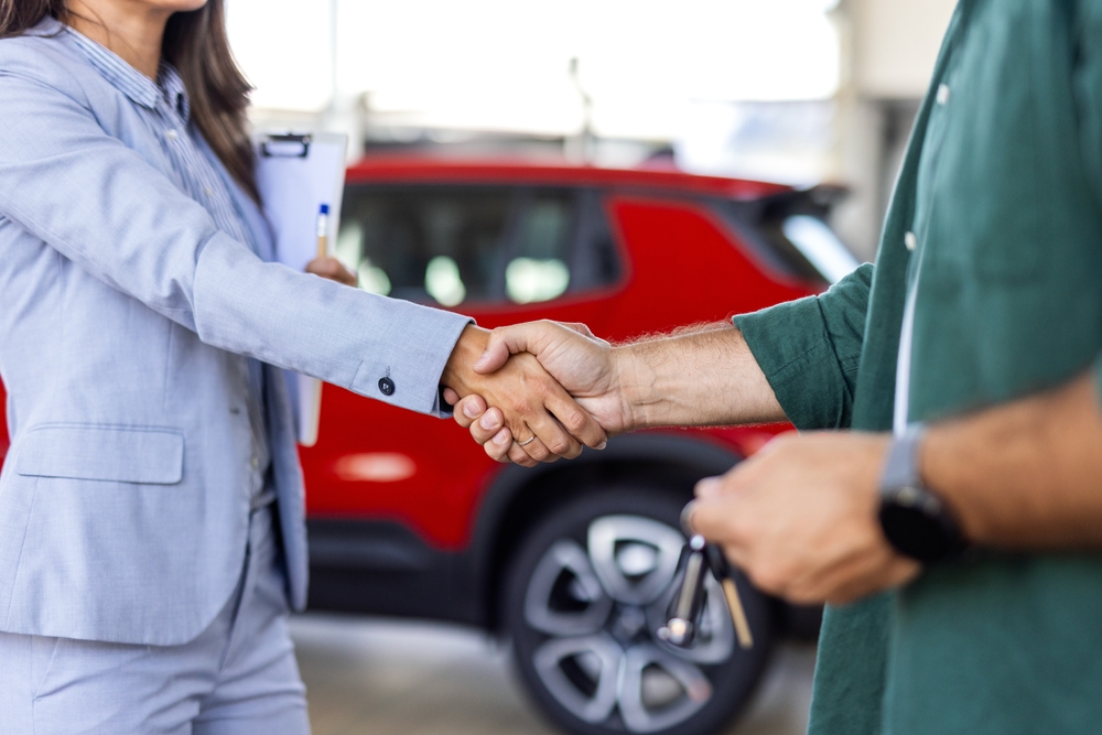 Driver safety tech guidance omitted on 58% of car handovers | safety ...