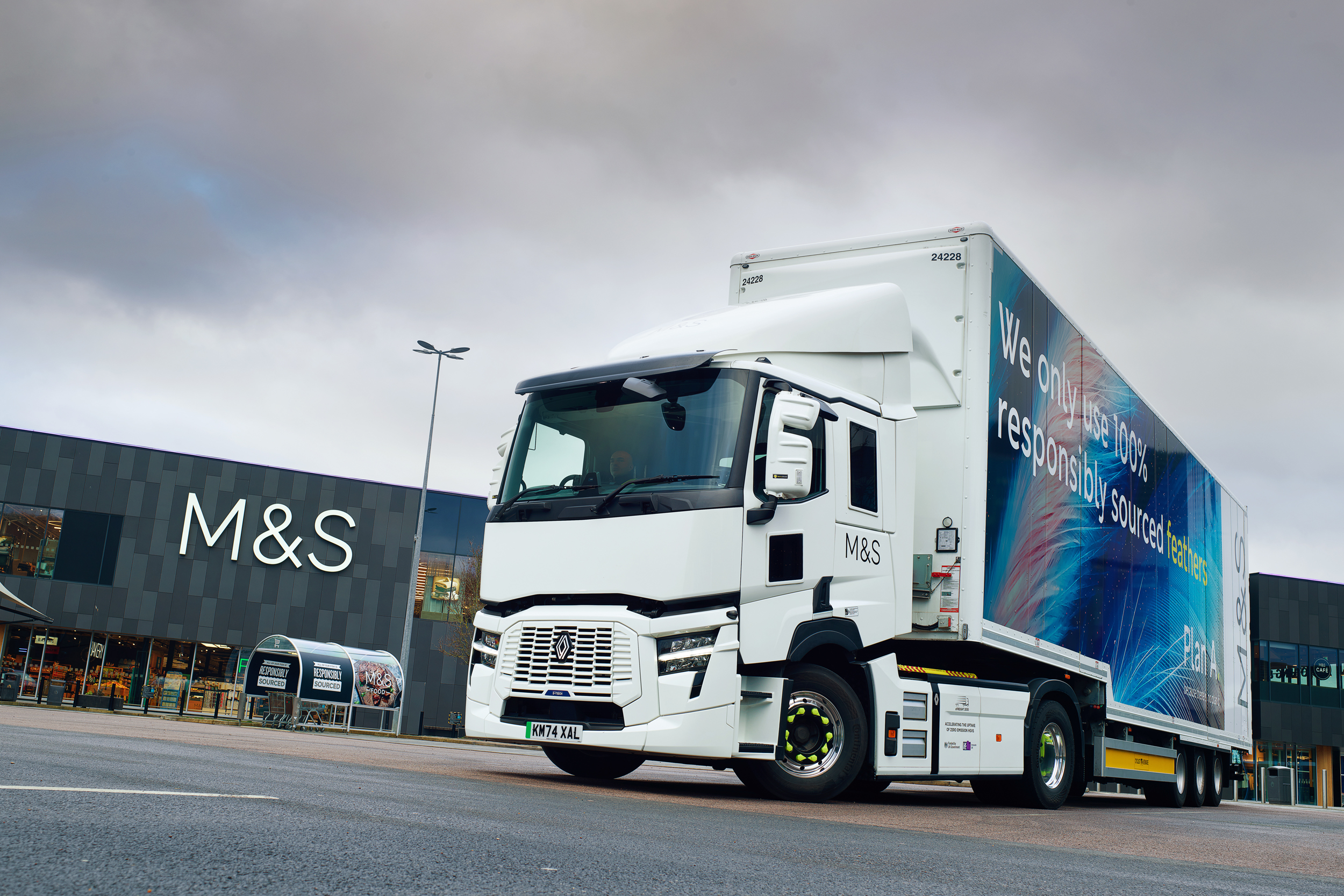 Electric HGV milestone celebrated by M&S and Renault Trucks | Fleet ...