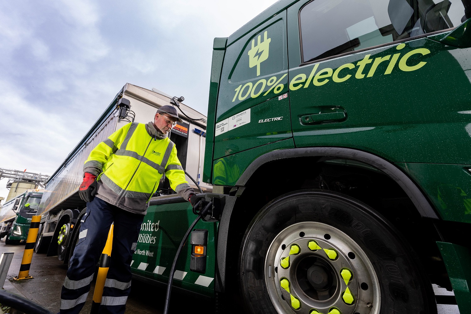 ‘Poo-powered’ electric HGVs join United Utilities fleet | Electric trucks