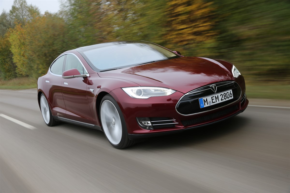 Fleetdrive offers test drive of all-electric Tesla Model S