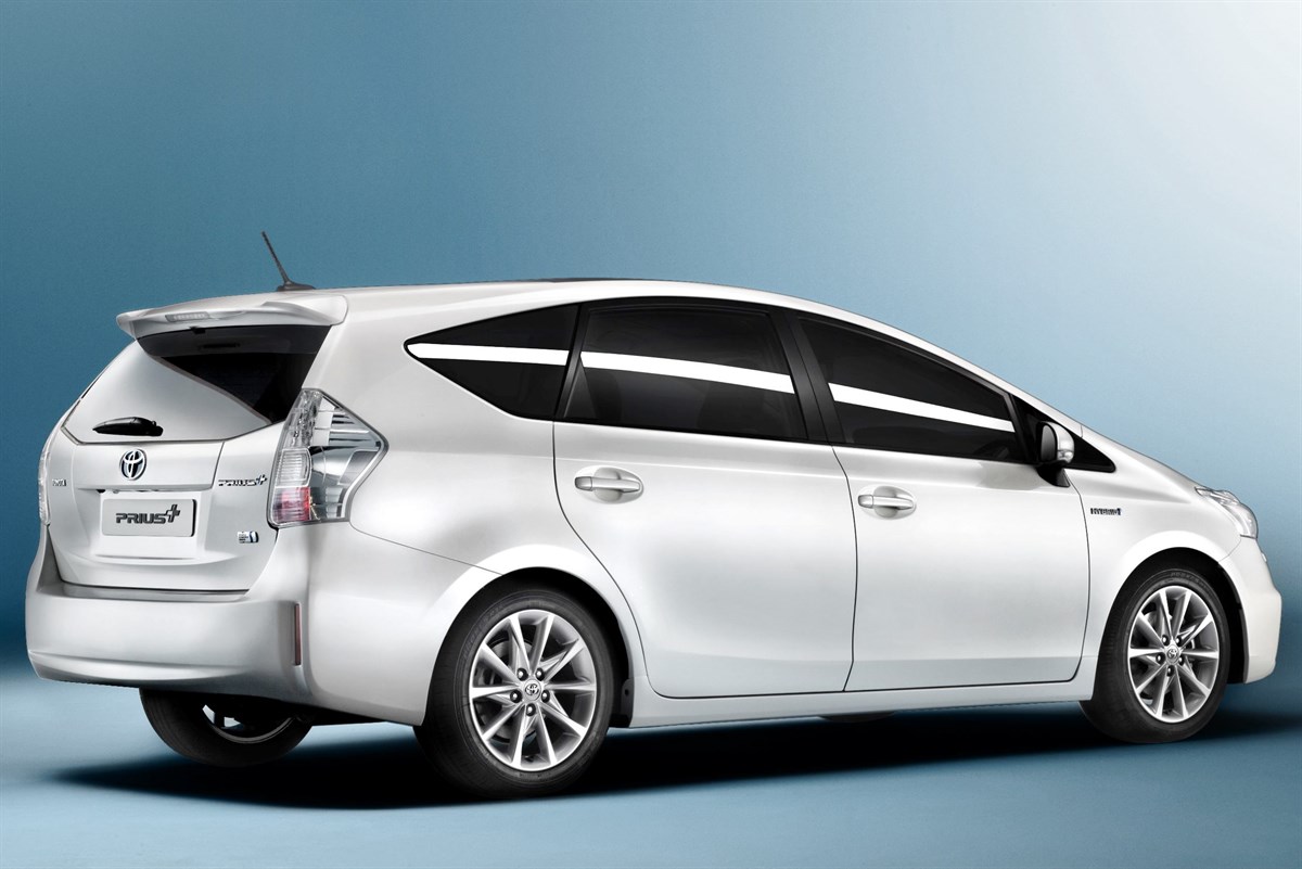Toyota launches two new hybrids at Geneva | Fleet News