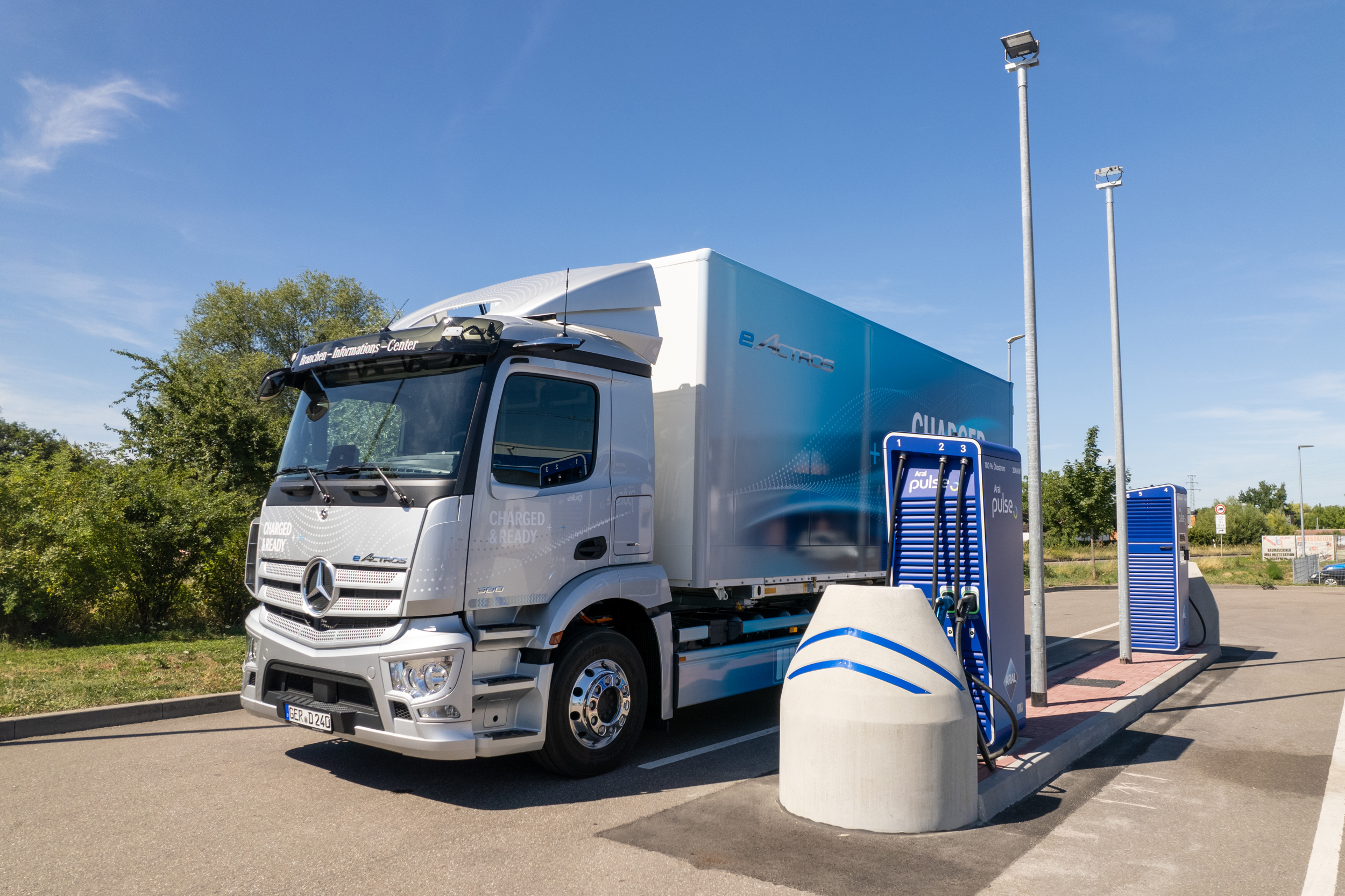BP Pulse builds first public electric truck charging corridor ...