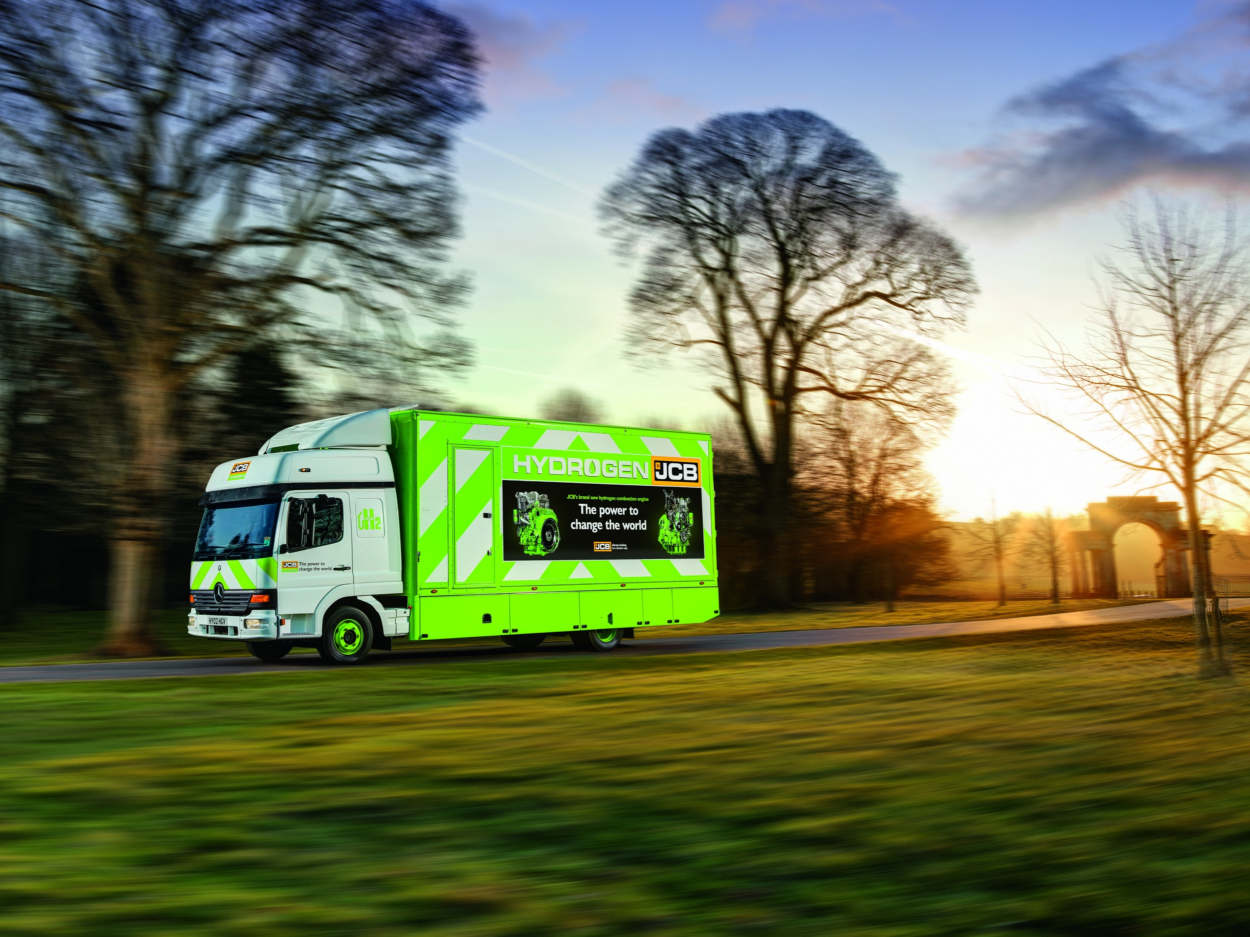 JCB converts Mercedes truck to hydrogen | hydrogen