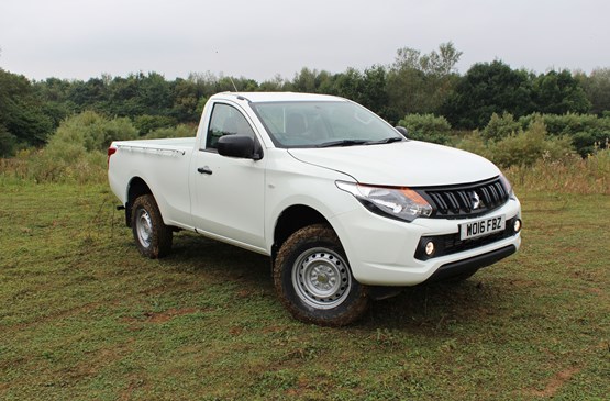 Road test: Mitsubishi L200 D-ID 4Life Single and Club Cab pick-up truck ...