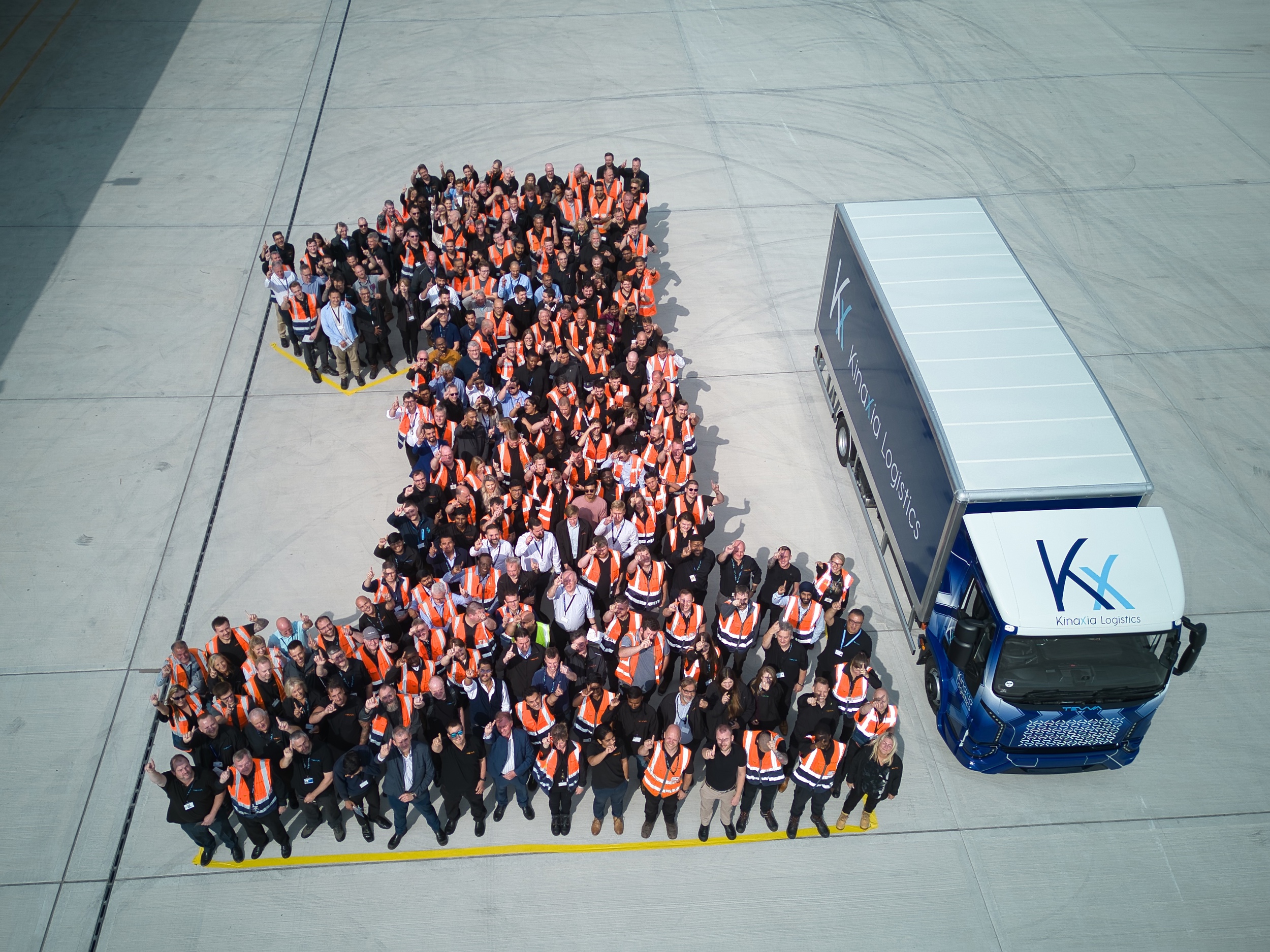 Kinaxia Logistics takes delivery of first electric Tevva truck ...